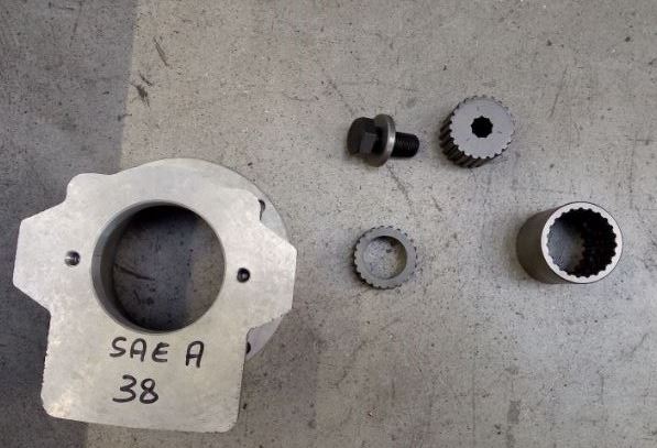 Predisposition pompe hydraulique sae 9 dents / cone 38 (moteur 12ld477 ...